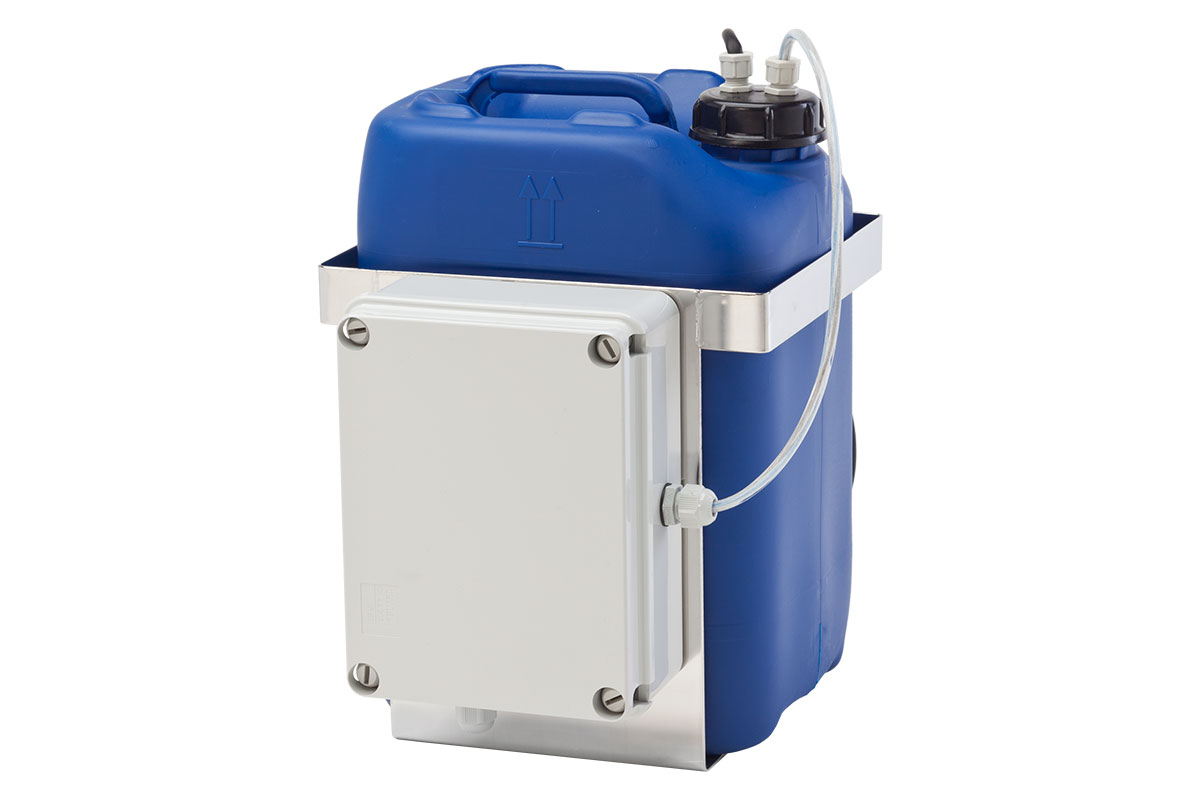 Washer tanks with integral pump for CCTV camera housings window washing ...